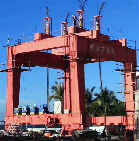 大方mg450吨龙门起重机助力海军基地建设，扬国魂、助军威 新闻中心 河南省大方重型机器有限公司官网单双梁起重机门式起