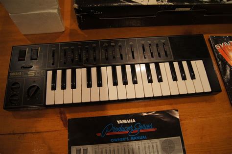 Matrixsynth Yamaha Cs01 Synthesiser Stunning Condition In Original Packaging With Manuals