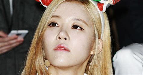 포토 크레용팝 엘린 헬멧 벗고 인형미모 물씬