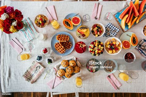 맛 있는 아침 식사와 커피 와플 크루아상 신선한 과일 개체 그룹에 대한 스톡 사진 및 기타 이미지 개체 그룹 과일 달콤한 음식 Istock