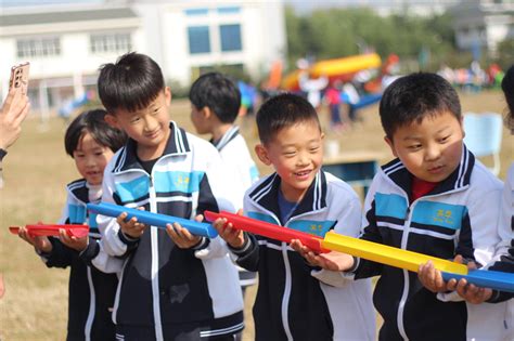 秋水共长天一色，趣味与竞技并存 —世纪英华小学部第17届秋季趣味运动会 校园新闻 济南世纪英华实验学校
