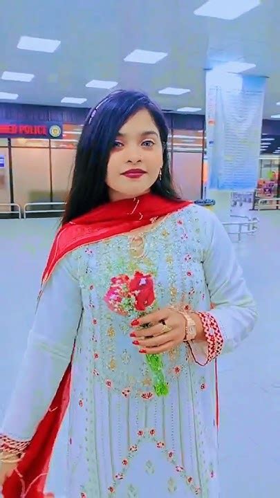 প্রবাসী স্বামীর জন্য ফুল নিয়ে দাঁড়িয়ে আছি 😘 Youtube
