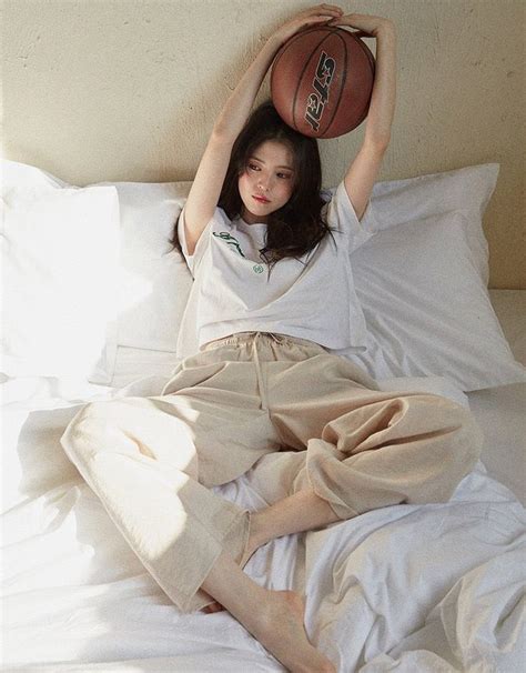 Jingyi Zhang S Feet