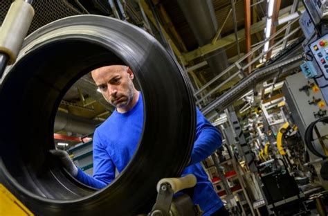 michelin tourne le dos à vmware pour une plateforme kubernetes 100