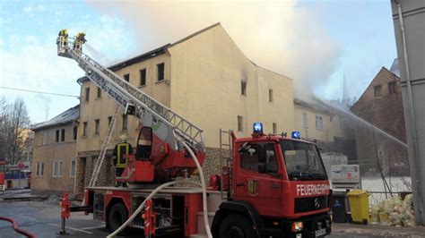 Innenstadt abgesperrt Feuerwehr kämpft gegen Großfeuer in Apolda WELT