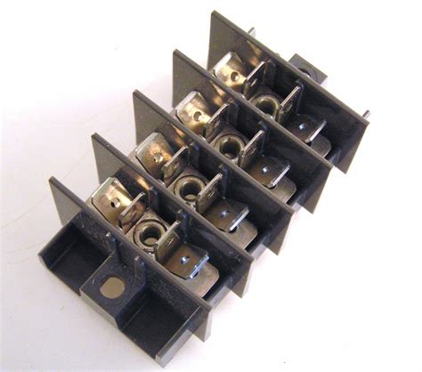 Terminal Block Barriered Poles Tabs Per Pole A V OM Rich Electronics