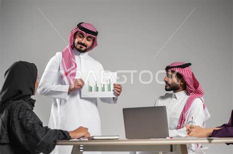 شرح المخططات والرسوم البيانية، الحوارات والنقاشات بين الزملاء