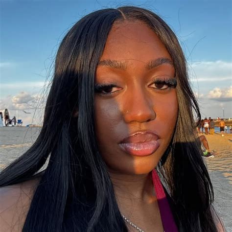 Mya Mya Sheree • Threads Say More