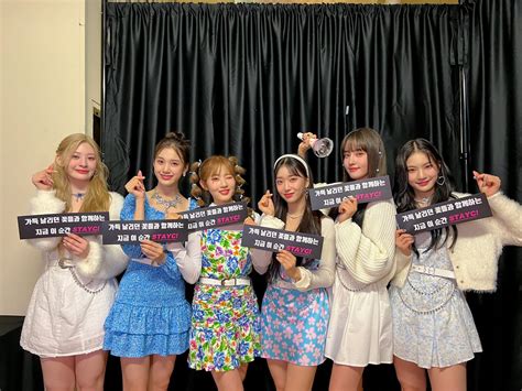 Stayc스테이씨 On Twitter 📷 가득 날리던 꽃들과 함께하는 지금 이 순간 Stayc ️ Stayc