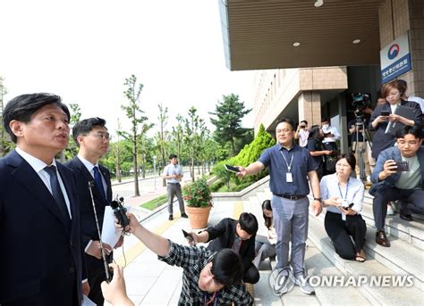 더불어민주당 방통위 항의 방문 연합뉴스