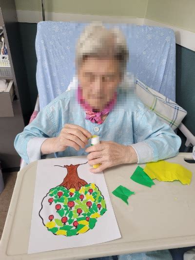 사과나무 모자이크 경희복지프로그램 경희요양병원