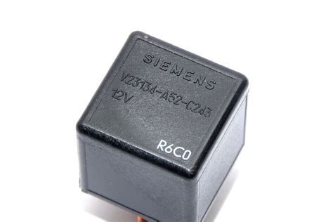 KfZ-Relais von Siemens Typ V23134-A52-C243, 12 V, Power Relay, NOS | eBay