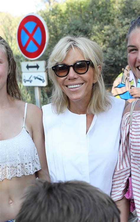 Photos Les Plus Beaux Looks De Brigitte Macron En Vacances à Brégançon