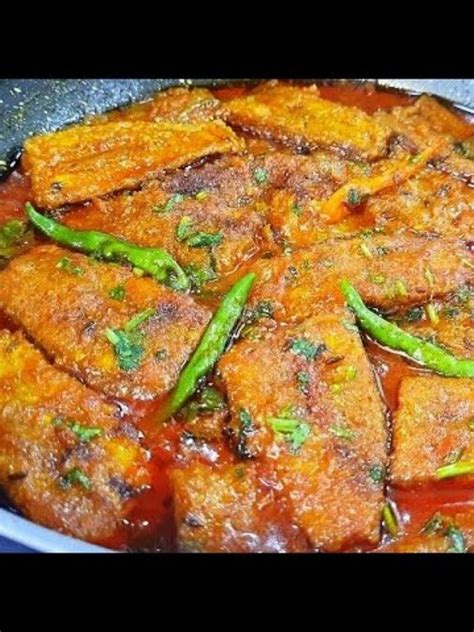 নিরামিষ আলু কাঁচ কলার তরকারি বানানোর সেরা রেসিপি এটা Niramish Alu Kach Kolar Torkari Recipe In