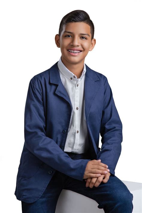 SIGUE EL LEGADO Pastor López Jr Nos trae su producción musical navideña Surmusic Channel