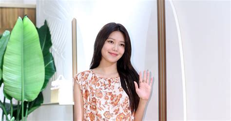 E포토 수영 화사한 청순 서머룩