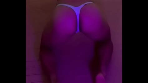 Pidiendo Vergaand Culo Caliente En Tanga De Hilo