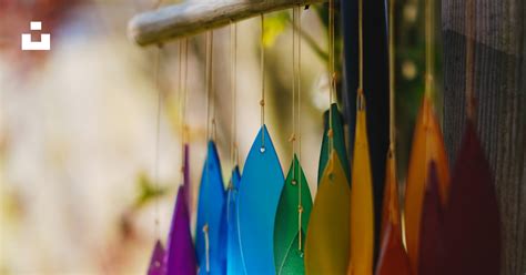 파란색과 주황색 하트 교수형 장식 사진 Unsplash의 무료 악기 이미지