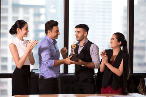 Implementing Recognition Strategies For Better Workplace Relationships