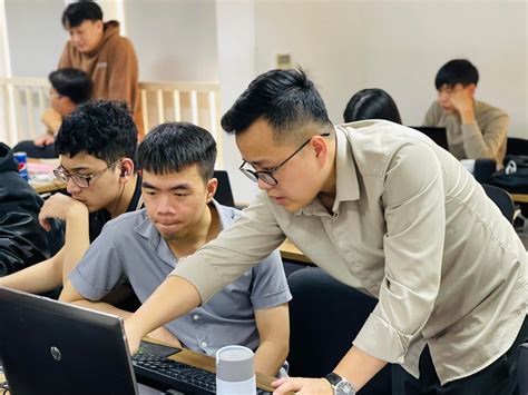 Ra Moments Không Khí Tại Các Tuyển Dụng Rikkei Academy