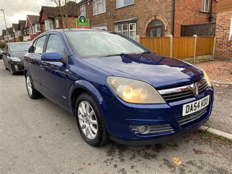 VAUXHALL ASTRA AUTOMATIC DESIGN ONLY MILES FSH MONTHS MOT In Wollaton
