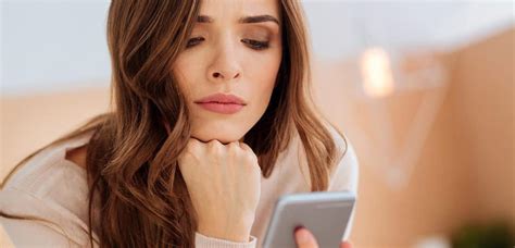 6 Reasons Why Your Ex Keeps Texting You After Breaking Your Heart Gleeden