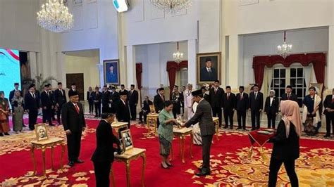 Goriau Jokowi Berikan Gelar Pahlawan Nasional Kepada 6 Tokoh Ini