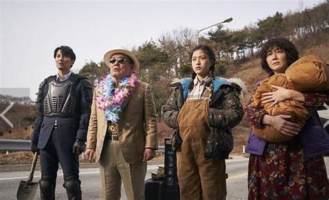 영화 기묘한 가족 왜 갑자기 화제 아주경제