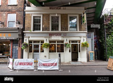 The Wheatsheaf Public House Borough Market London England Uk Stock
