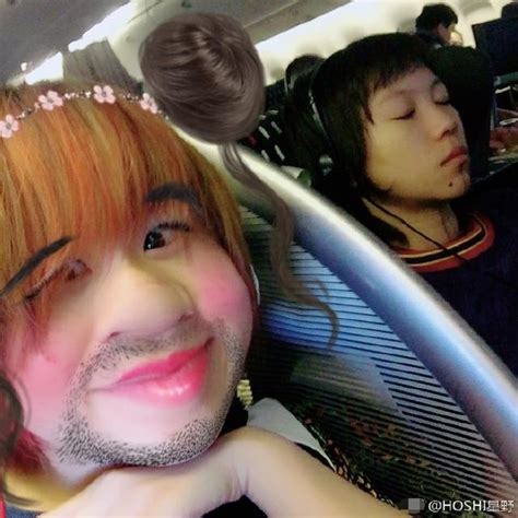 窦家媛晒和窦靖童自拍被称灵魂摄影师 一个酷一个可爱