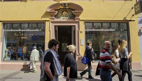 Фрайбург Дорога к старому городу Altstad Достопримечательности Европы в наших путешествиях