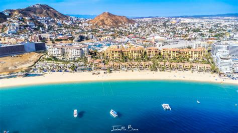 17 Amazing Hotels With Swimmable Beaches In Cabo