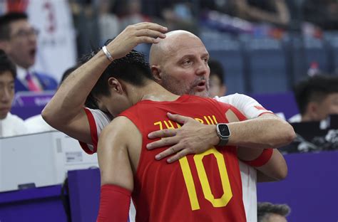 组图男篮获亚运铜牌众生相 赵继伟落泪姚明沉默 搜狐大视野 搜狐新闻