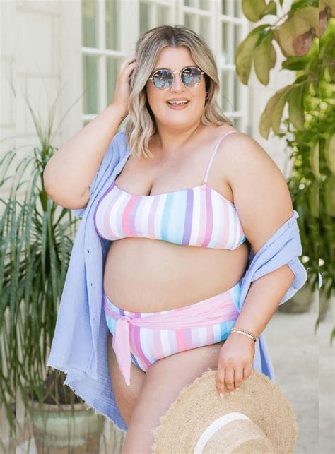 Plus Size Beach Outfit Ideas 19 Looks Youll Love