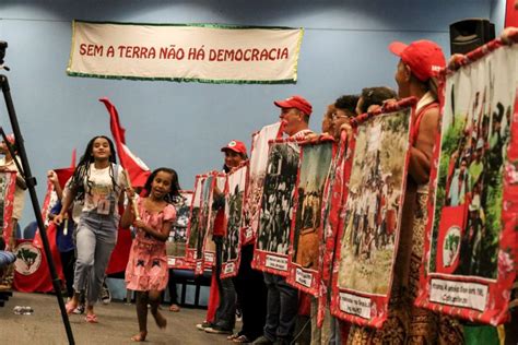 “Vamos nos manter lutando pelas nossas bandeiras”: o MST frente ao governo Lula - MST