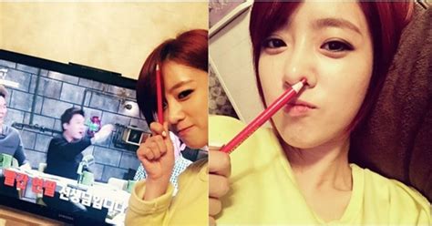 솔로데뷔 티아라 은정 빨간 연필 선생님 인증샷 재기발랄