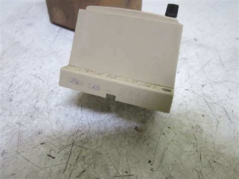 Honeywell S830a 1005 Clogged Filter Flag Indicator New In Box Mro