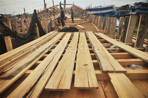 TANTANGAN INDUSTRI GALANGAN KAPAL ANTARA Foto