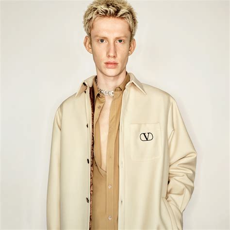 Valentino Urban Flows 2023早秋男士系列 Valentino华伦天奴中国官方网站