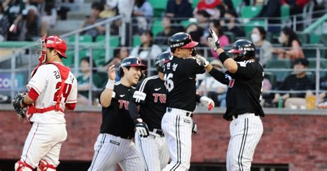 역전 만루포→5연승 견인 김민성 경기를 많이 뛰어 너무 행복하다
