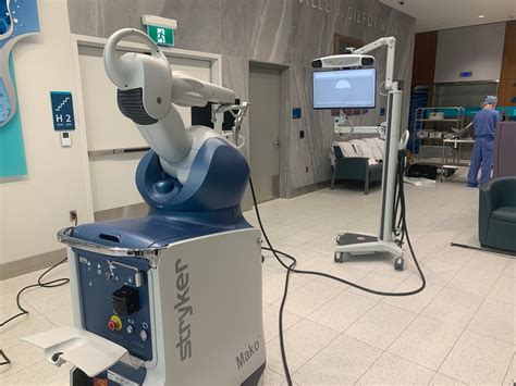 Ns Surgeon Performs First Robot Assisted Hip Replacement In Canada