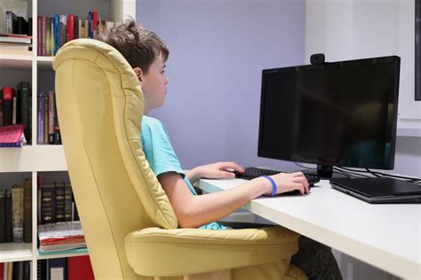 Компьютерное кресло для подростка: обзор моделей для девочки 12-15 лет ...