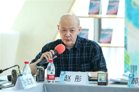 文学月天天见丨《北斗牵着我的手》作品研讨会举办北京出版集团文学月天天见丨北斗牵着我的手作品研讨会举办
