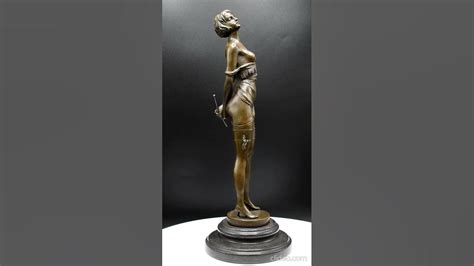 Бронзовая статуэтка Женщина с хлыстом Youtube