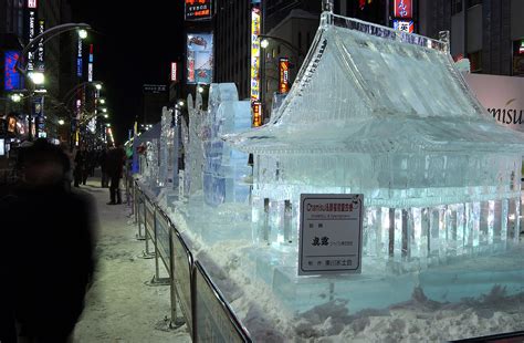さっぽろ雪まつり（すすきの会場） さっぽろ観光写真ライブラリー