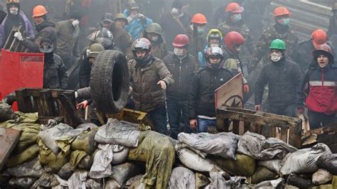 Сьома річниця розстрілів на Майдані Як це було у фото Bbc News Україна