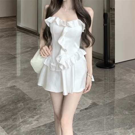 클로에랑 휴양지투피스여름투피스 새틴 프릴 페미닌 튜브탑 블라우스플레어 미니스커트 여름 휴양지 투피스 셋업 세트