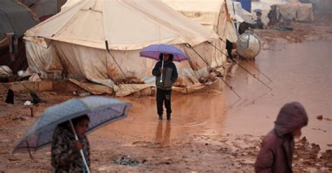 Regime Attacks Force 47000 To Flee North Syrias Idlib In 3 Days
