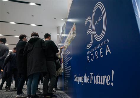 Applied Materials Korea 지난 12월 17일 어플라이드 머티어리얼즈 코리아는 인천 송도컨벤시아에서 창립 30주년 기념 행사를 개최했습니다