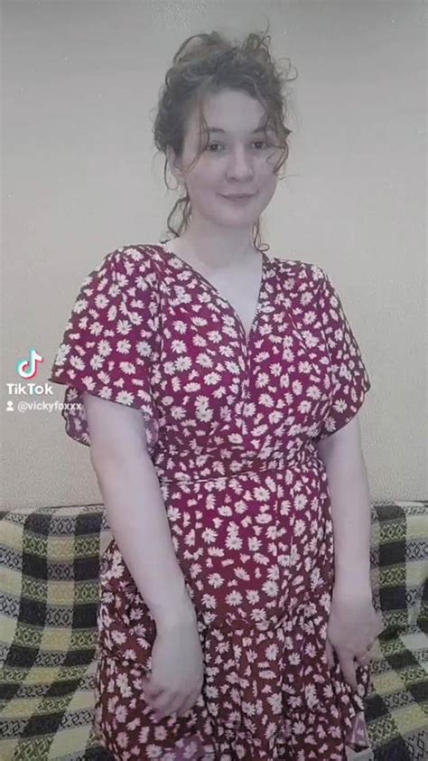 Sundress Goes Down In An Instant Scrolller